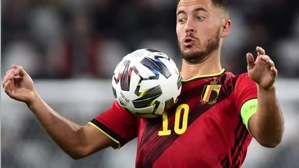 Kabtanka Belgium Eden Hazard oo ka fariisanaya ciyaaraha caalamiga ah ...